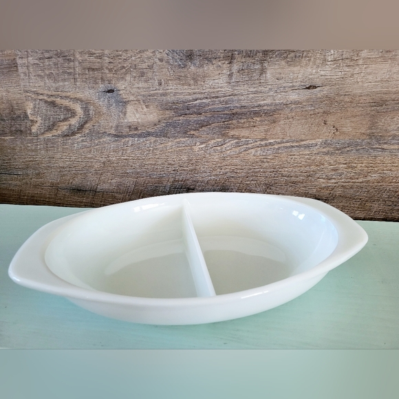 Pyrex | Kitchen | Vintage White Pyrex 63 Divided Dish 15 Quart | Poshmark